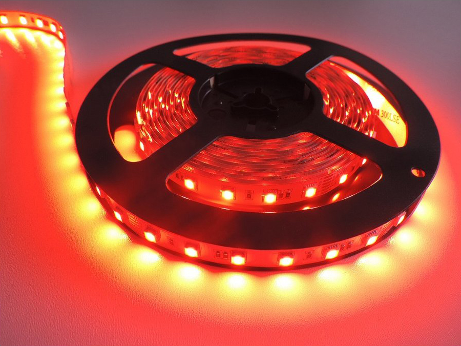 12V LED pásky bez modré složky - Amber - Danlux.cz